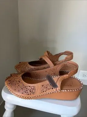 Spring Step | Shoes | Spring Step Santonio Camel Sandals 4us 1 | Poshmark